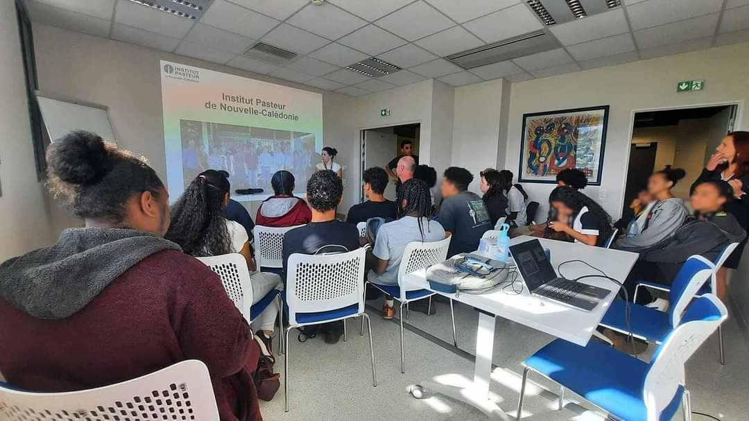 Visite de l'institut Pasteur - DÉLÉGATION ACADÉMIQUE À LA CULTURE ...
